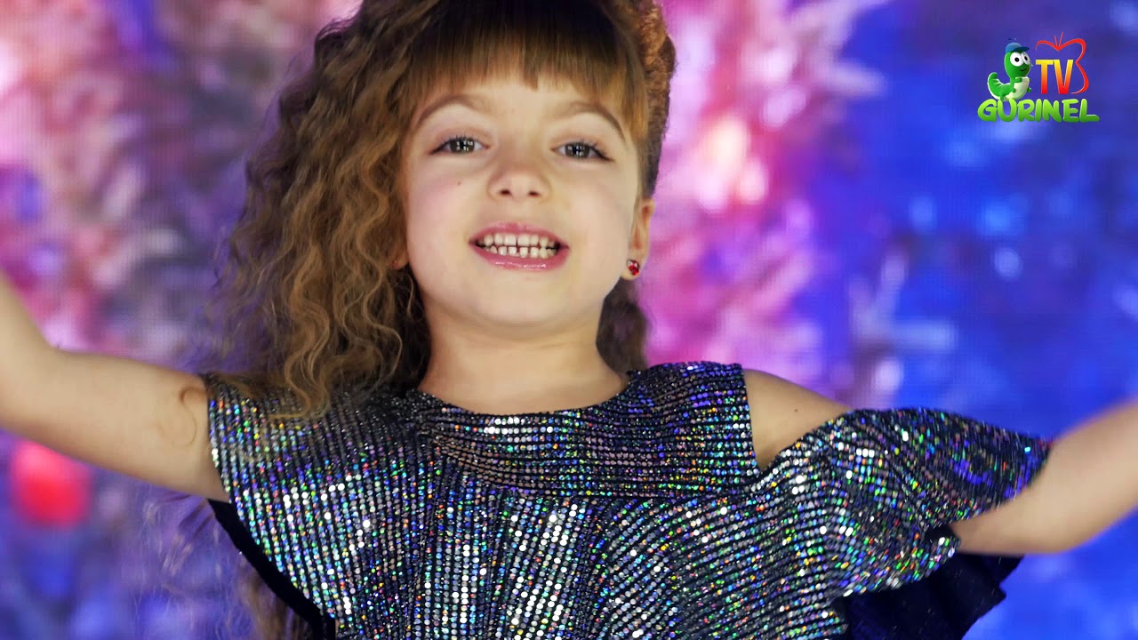 Sofia Balanescu - De Crăciun - YouTube