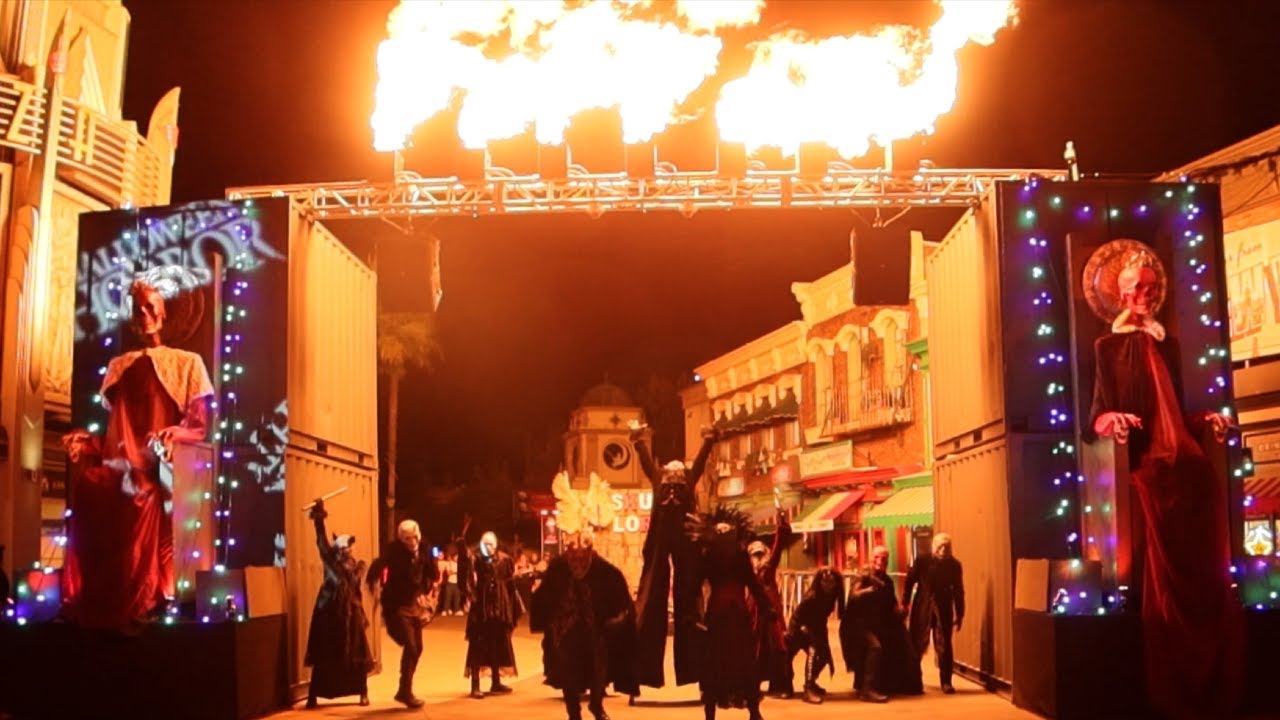 HHN Hollywood 2024 OPENING SCAREMONY FIRE TOWERS - YouTube