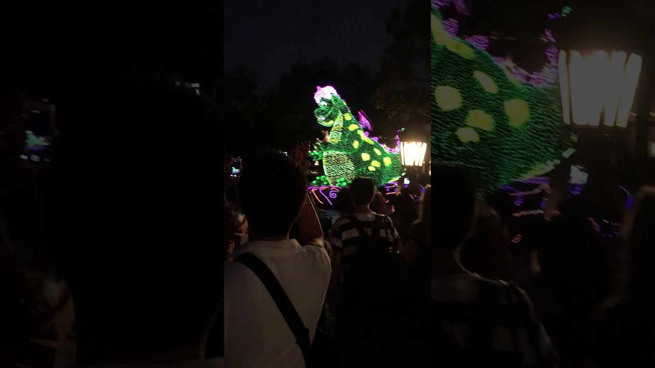 Real Life Tinkerbell at Tokyo Disney - YouTube