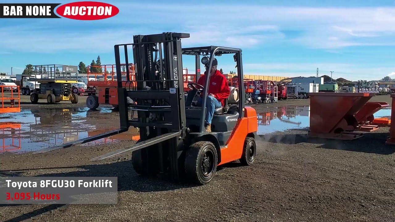 Toyota 8FGU30 Forklift - YouTube