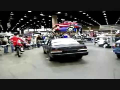 Crazy tricks and stunts at the Alabama car show 2009 - YouTube