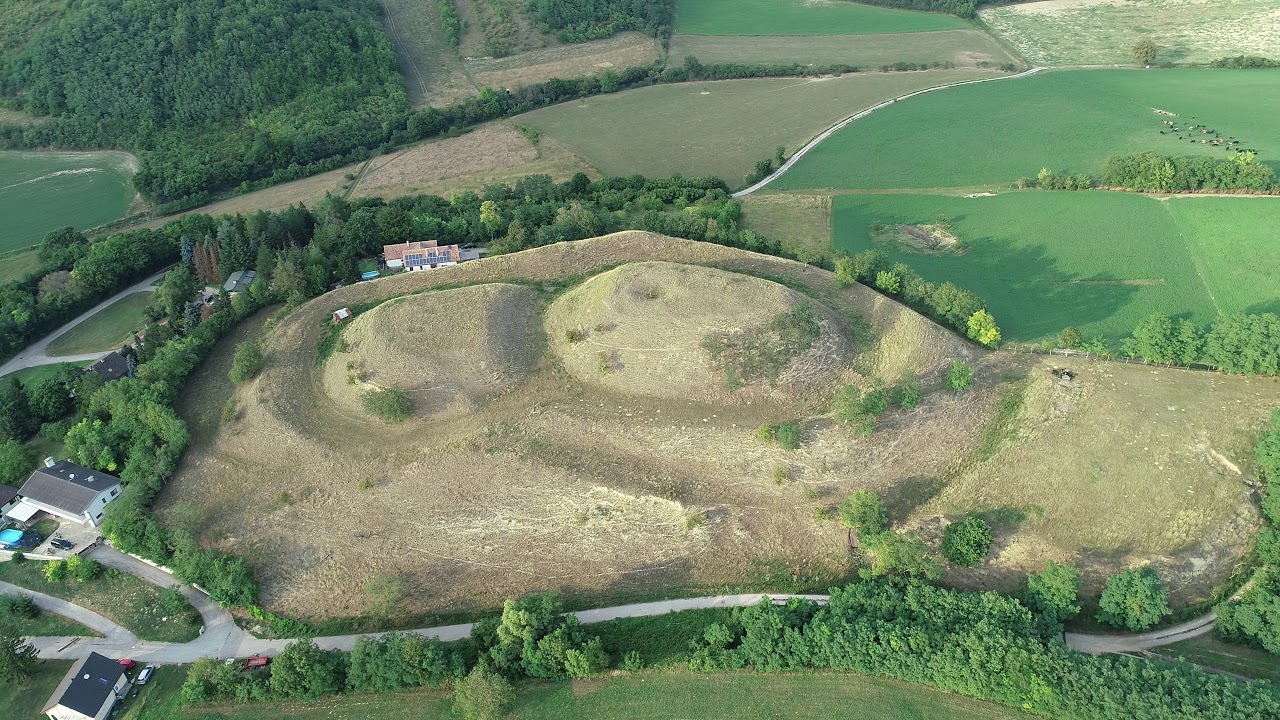 Hausberg in Stronegg - YouTube