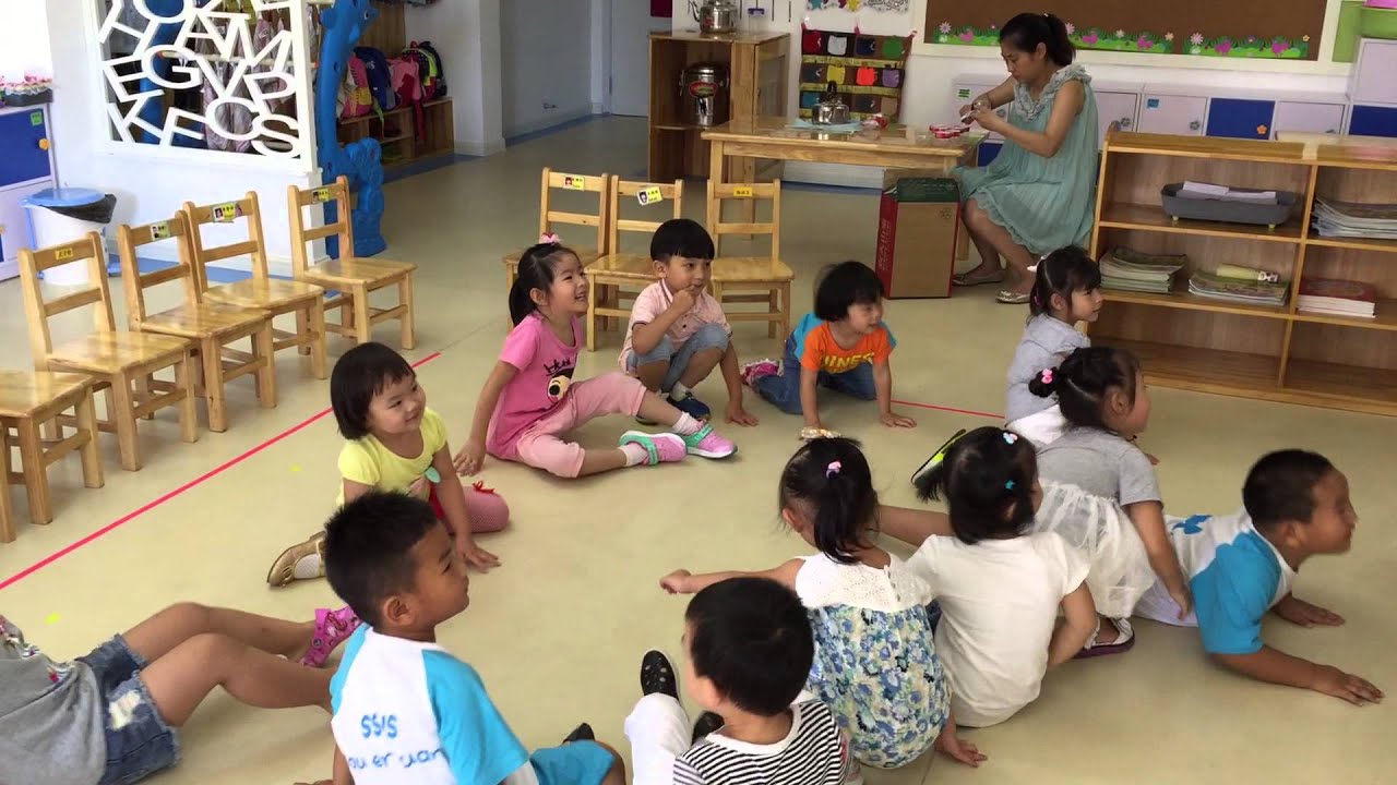 We all fall down by super simple songs - YouTube