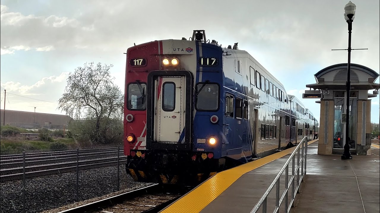 SB Frontrunner at Clearfield station 4/29/24 - YouTube