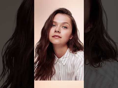 Top 10 Beautiful Young Models In the World (2024)