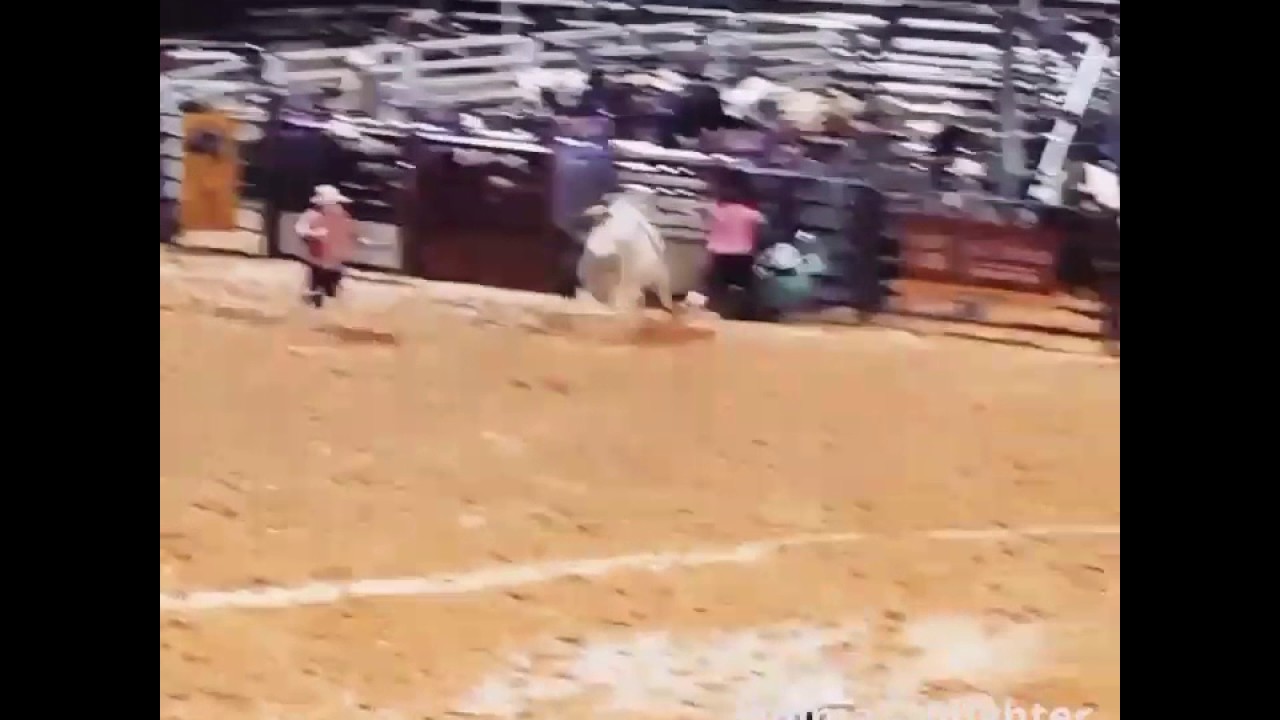 Bull Riding wreck at PRCA Longview texas Rodeo - YouTube
