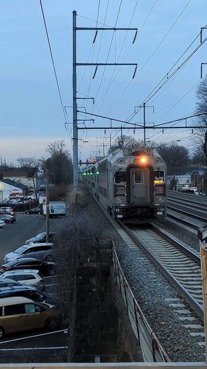 NJT NEC Line Train #3725 (Multilevel Cab Car #7038) Passing Elizabeth With A Horn Salute #shorts ...