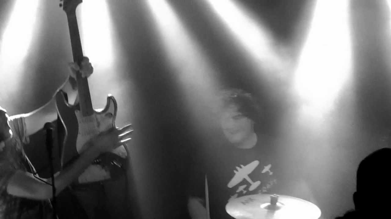 Traumahelikopter - Room service || live @ 013 Tilburg || 03-07-2012 ...