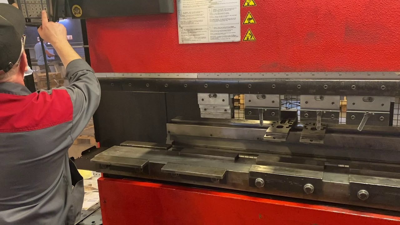AMADA HFT 170-3 (2005) Bending Machine - YouTube