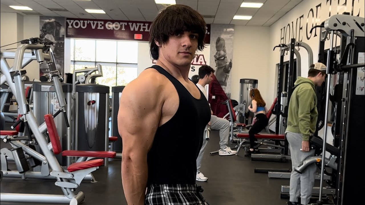 Mogging the School Gym Pt.4 (Day 104) - YouTube