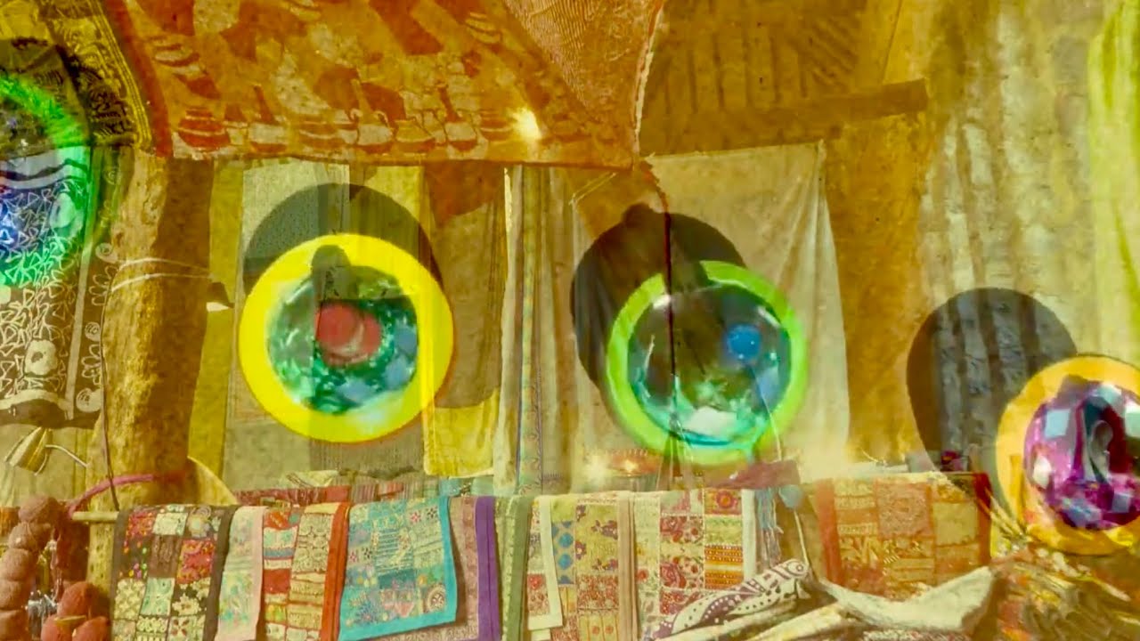 SPECTACULAR INDIAN BAZAAR, DANCING TIGER AND SPINNING TOPS! - YouTube