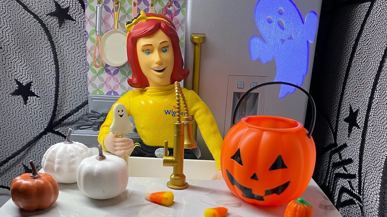Pretend Play The Wiggles Toys Emma Lachy & Friends Decorate Wiggle ...