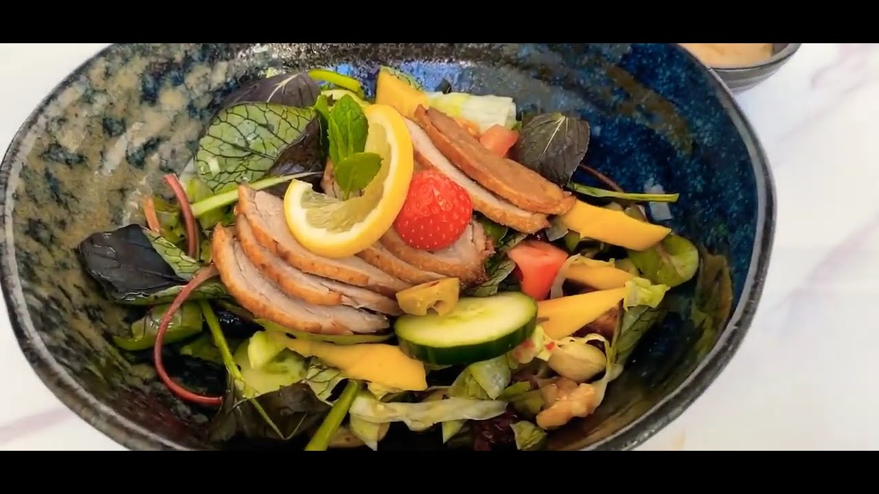Peking Duck Salad 鸭沙拉 - YouTube