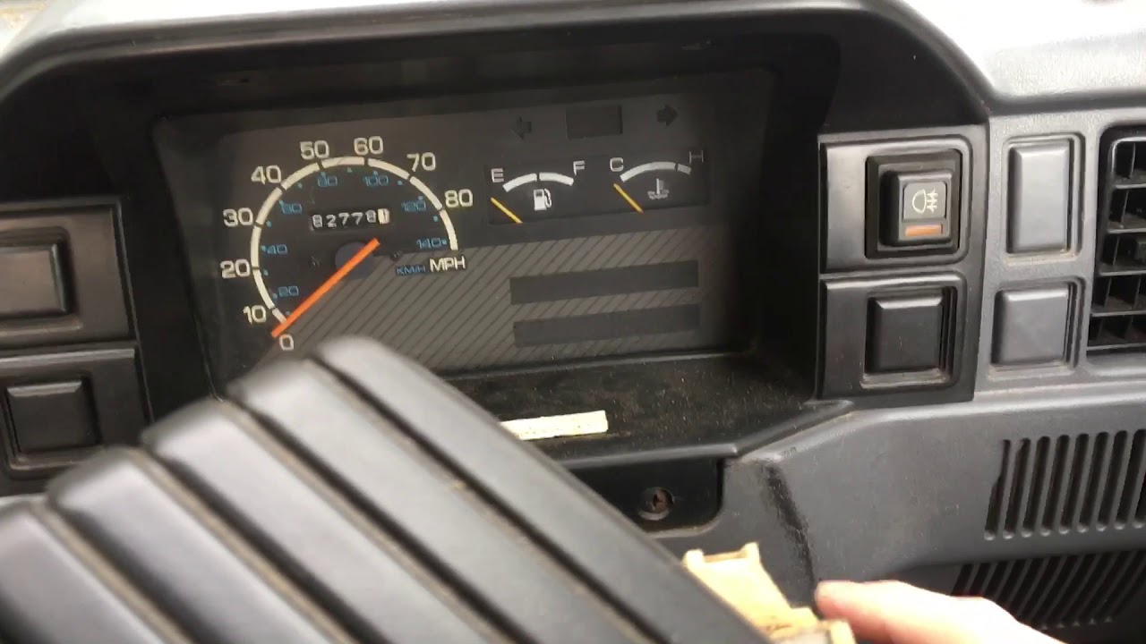 Quick look round and start up of a rusty Bedford Rascal - YouTube