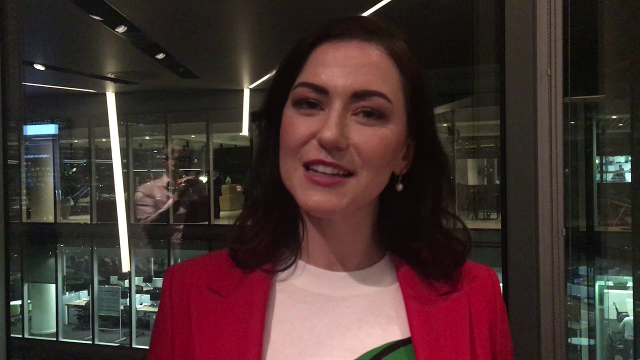 EY Foundation Top Tips | Laura Tynan - Public Speaking - YouTube