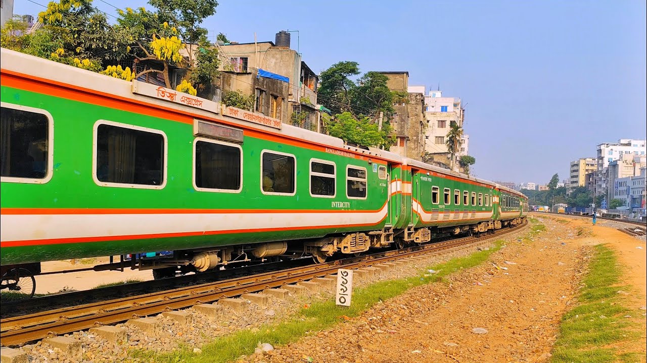 Tista Express Crossing Khilgaon Rail curve || Dhaka to Dewanganj || EMD ...