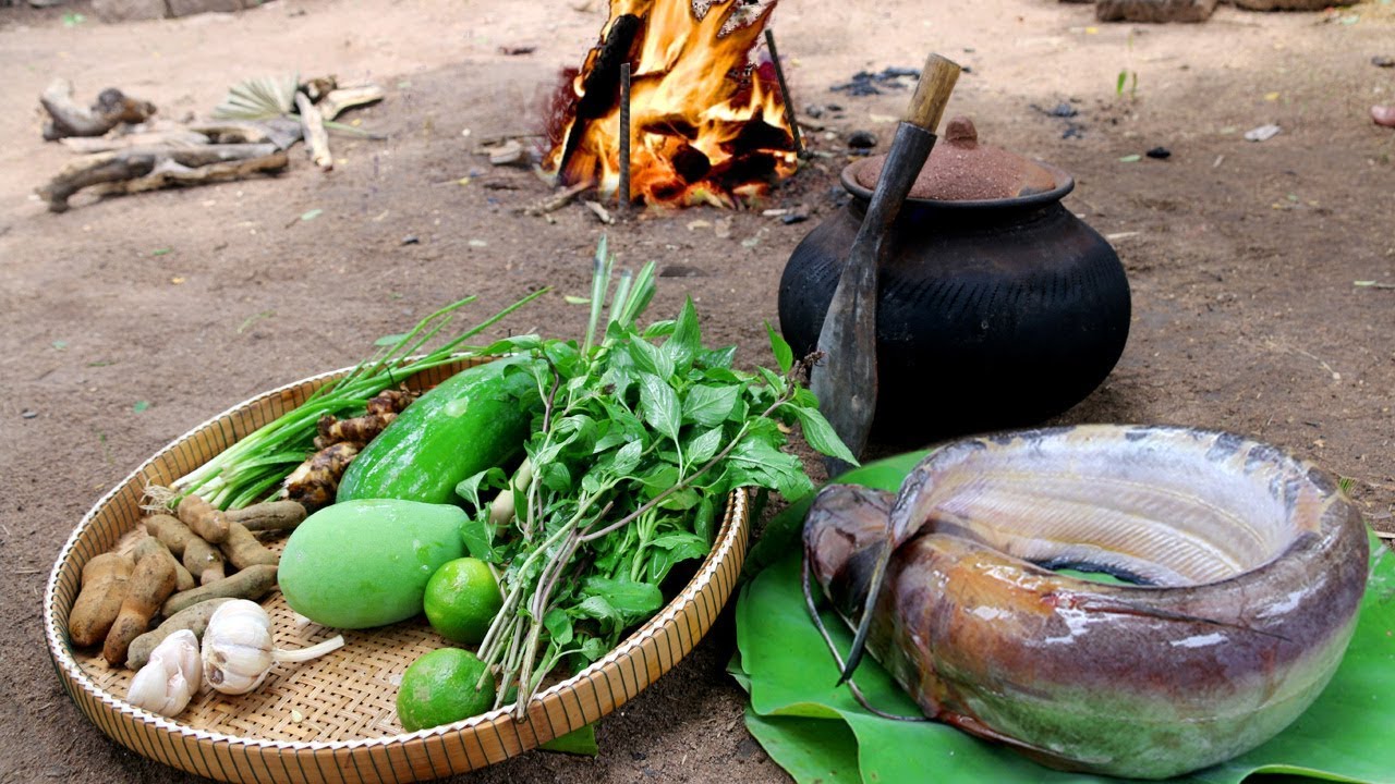 Amazing Cooking Recipe - Primitive Cooking Biggest Fish Soup Recipe ...