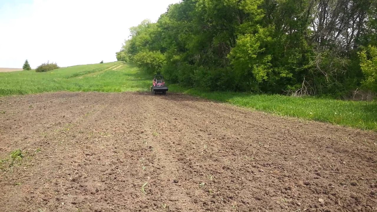Planting Corn with a John Deere 2 Row Planter - YouTube
