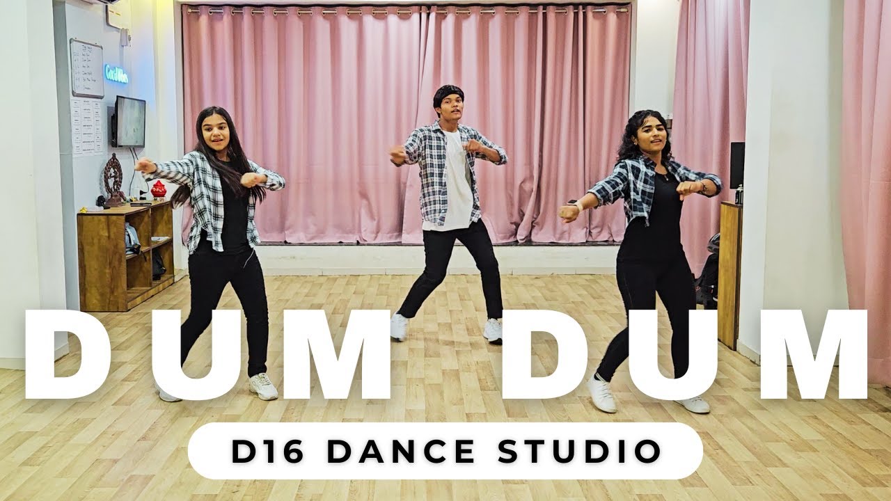 Dum Dum - Band Baaja Baarat | D16 Dance Studio - YouTube