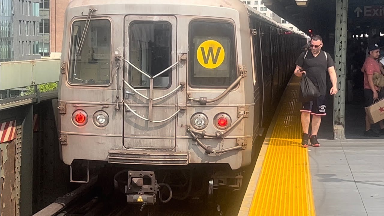 MTA NYCT: 7, N, and W train action at Queensboro Plaza (Upper Level ...