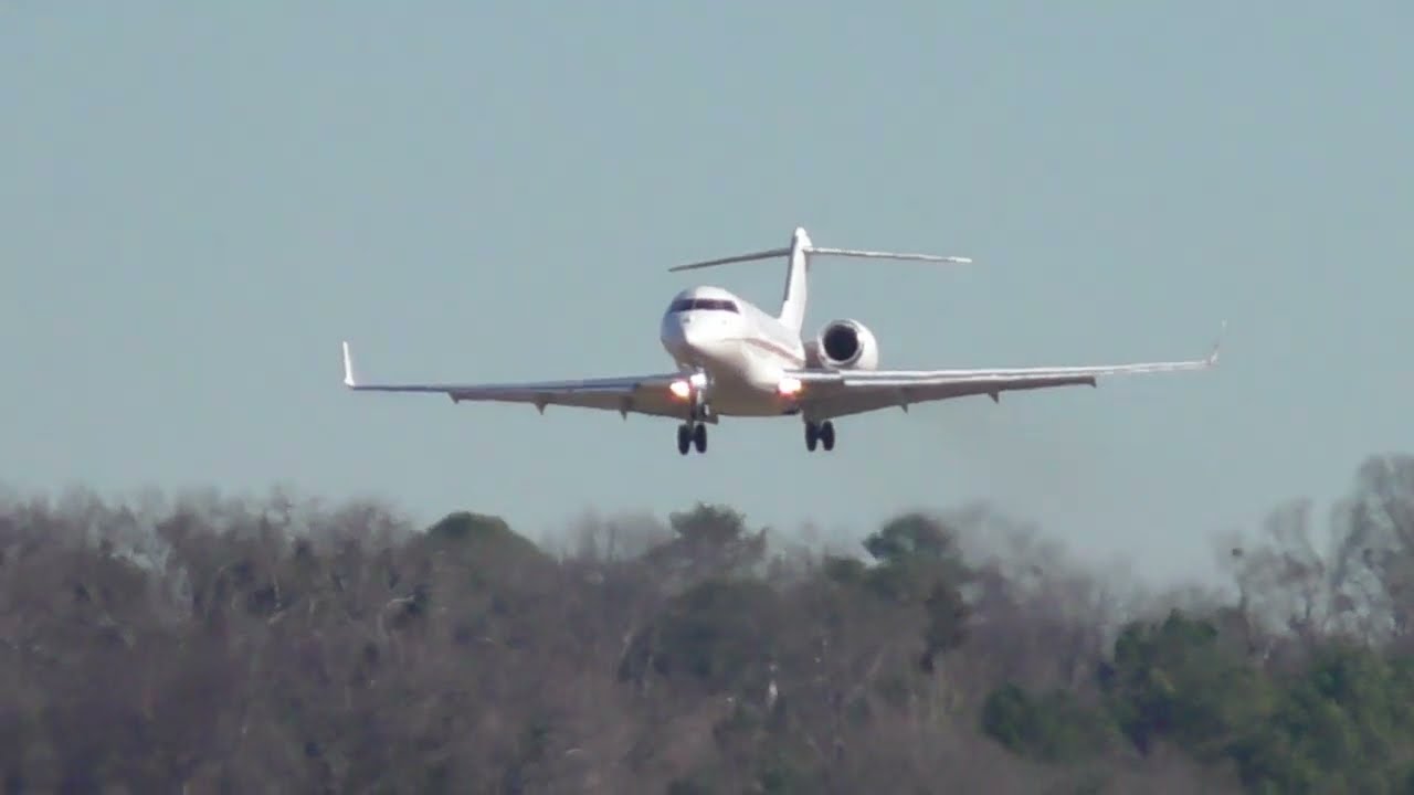 Netjets Bombardier Global Express Landing - YouTube