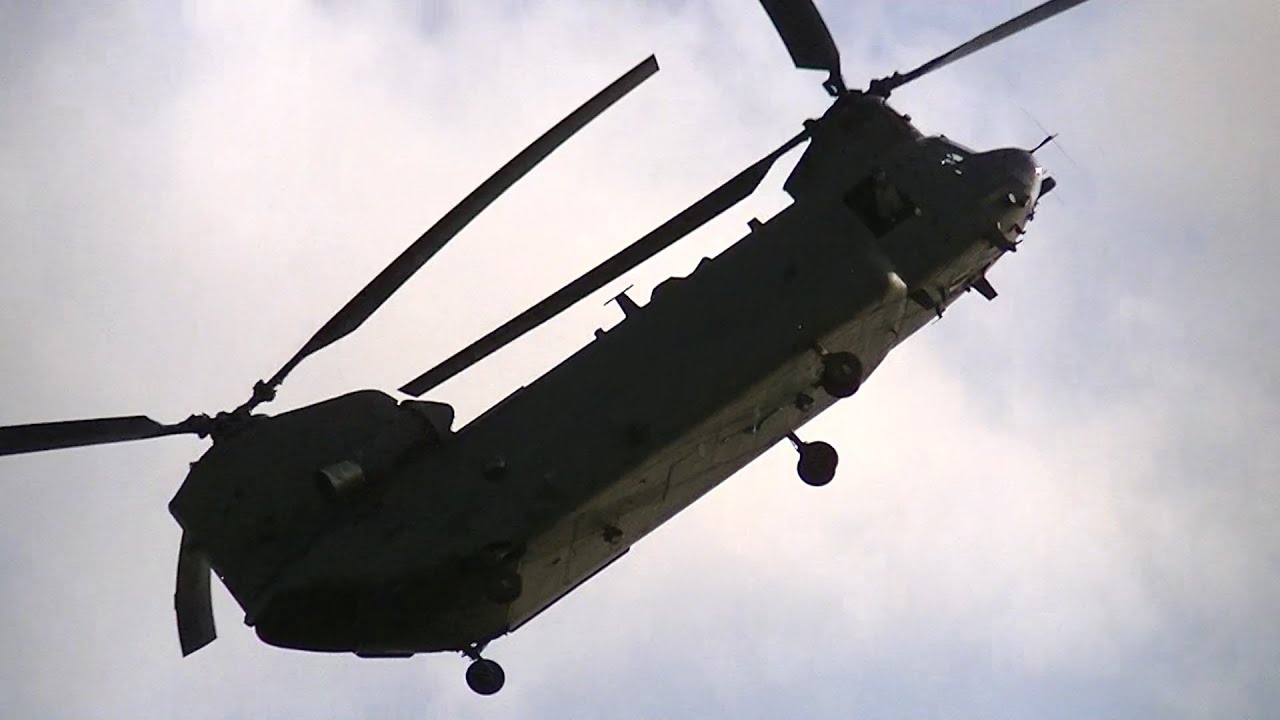 Chinook Flight and Landing at Leuchars Air Show 2012 - YouTube
