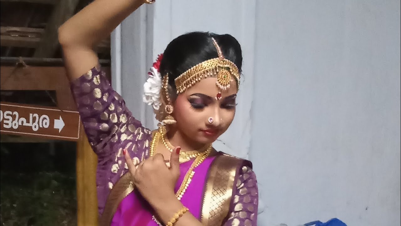 (dhithiki dhithiki thei )Dance by Nandana Marar Kadavallur - YouTube