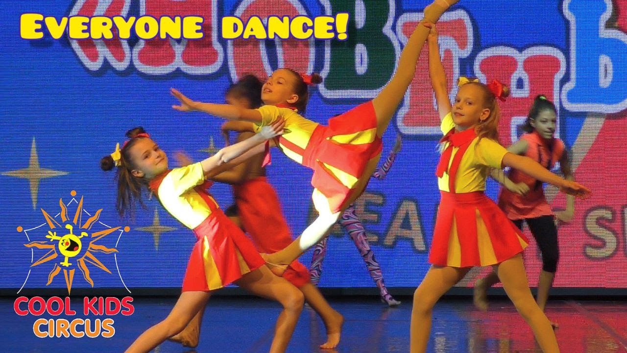 Everyone dances! Incendiary dance of all participants at the final of ...