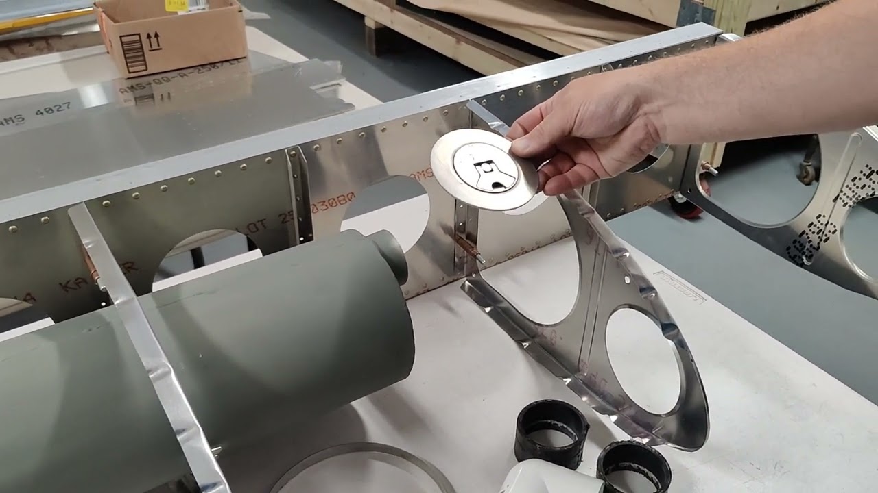 Hummel H5: Wing Tank Installation Instructions - YouTube