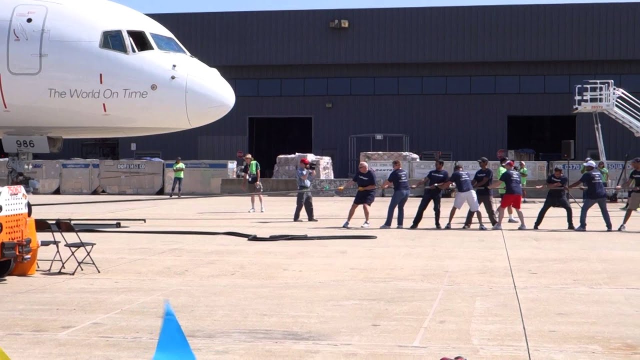Fedex Boeing 757 Dulles Plane Pull 2014 - YouTube