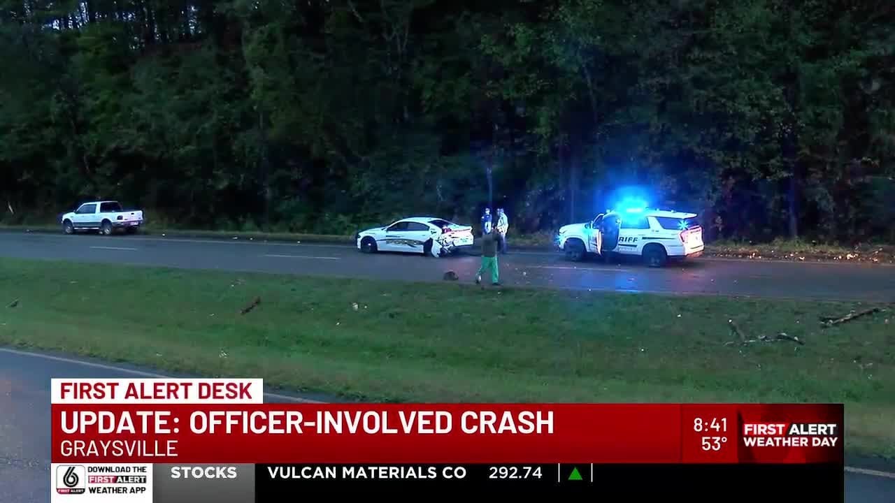 2 Adamsville police officers involved in crash in Graysville - YouTube
