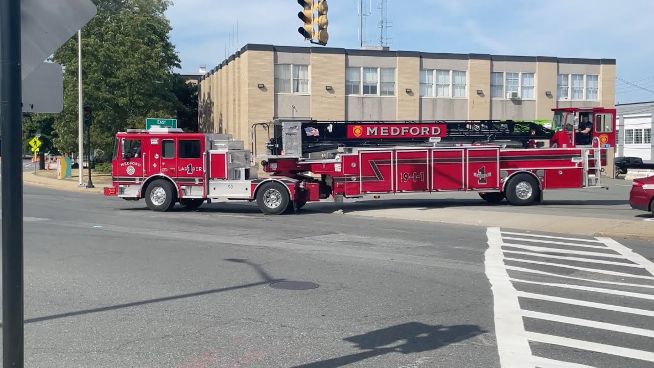 Medford, MA Ladder 1 responding to a Medical - YouTube