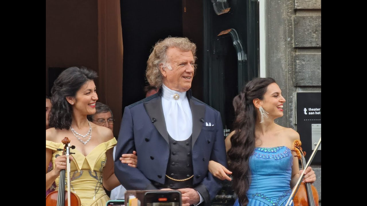 Andrè Rieu: Lady in red and bull #andrérieu #maastricht #fun # ...