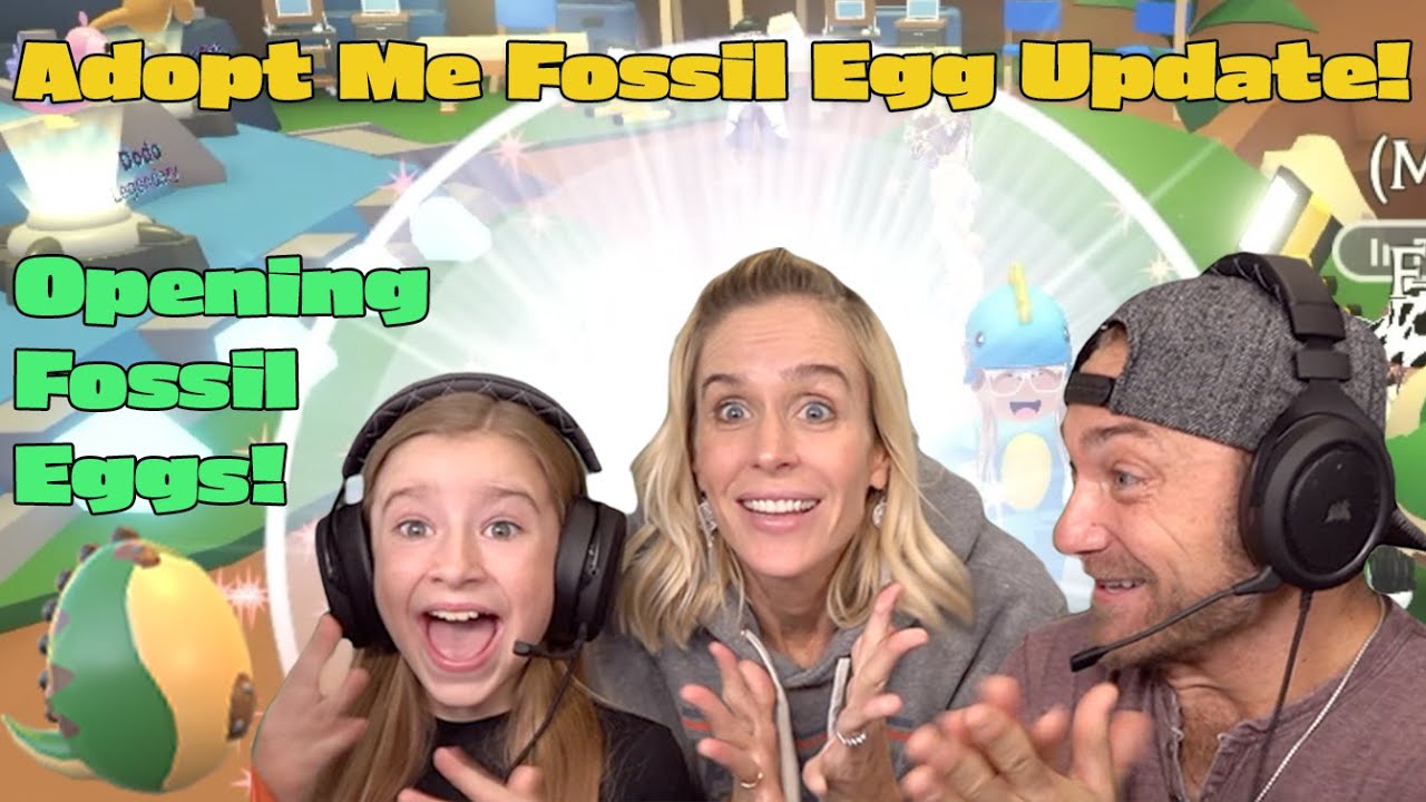 Opening Fossil Eggs!! We LOVE The New Roblox Adopt Me Dinosaur Update ...