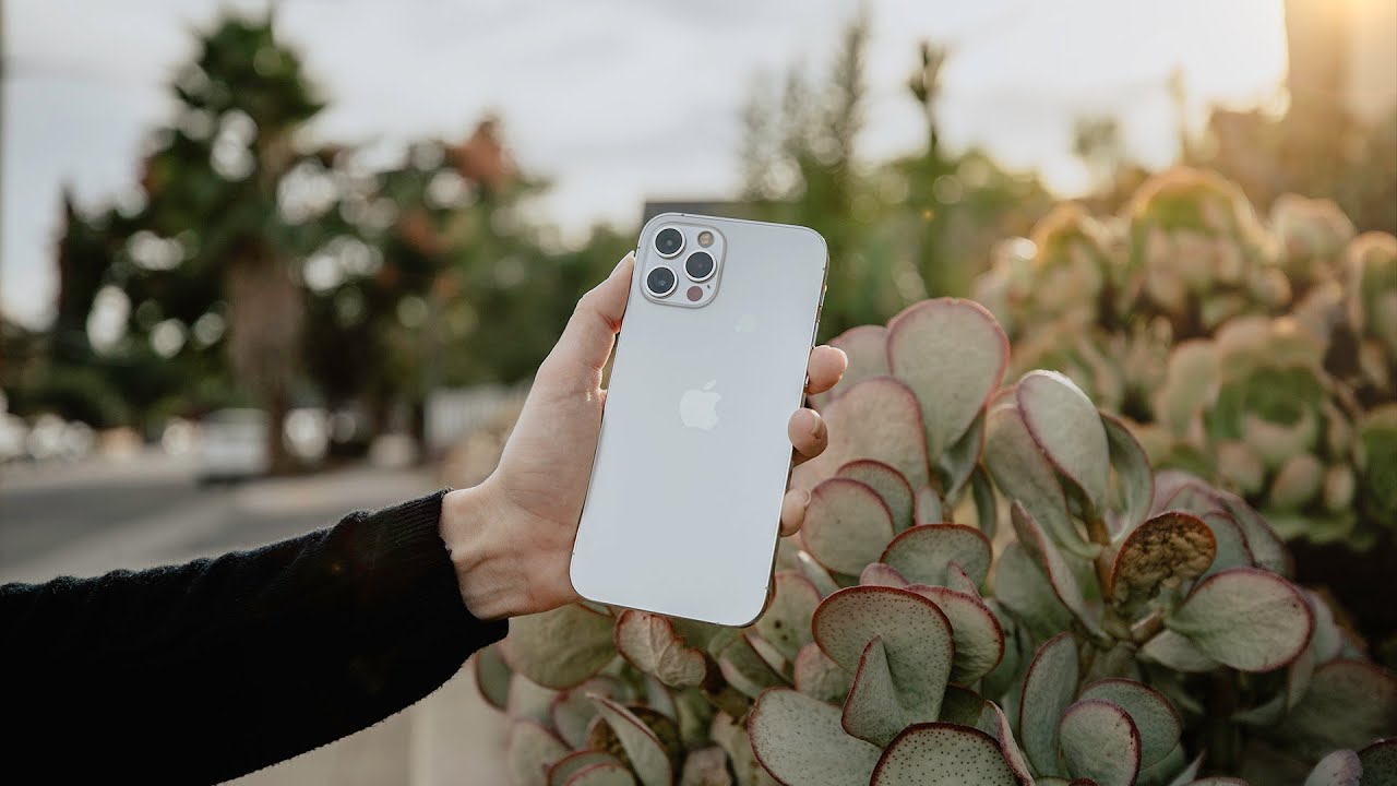 DON'T Buy the New iPhone 12 – Photographers' Perspective - YouTube