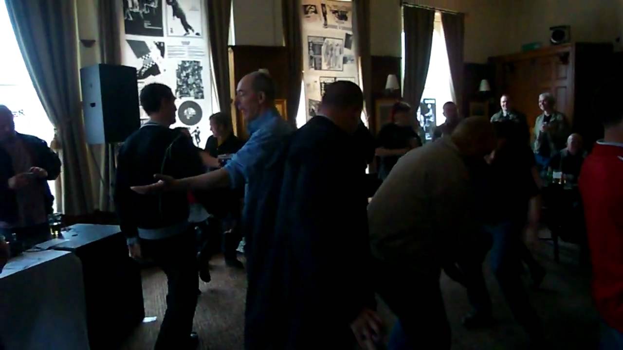 THE SPECIALS/skinhead moonstomp - YouTube