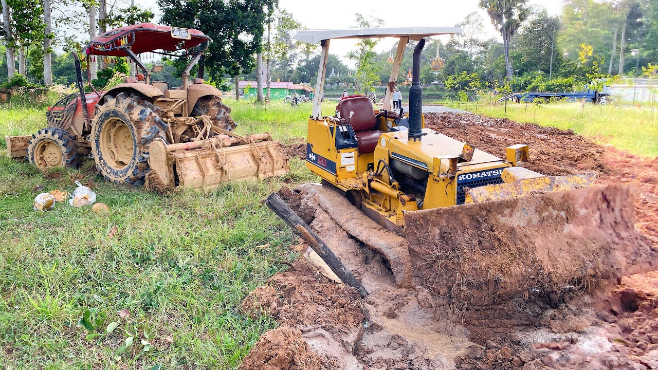 WOW!! Incredible Big Bulldozer Stuck In Deep Mud Pull Out Deep Stuck ...
