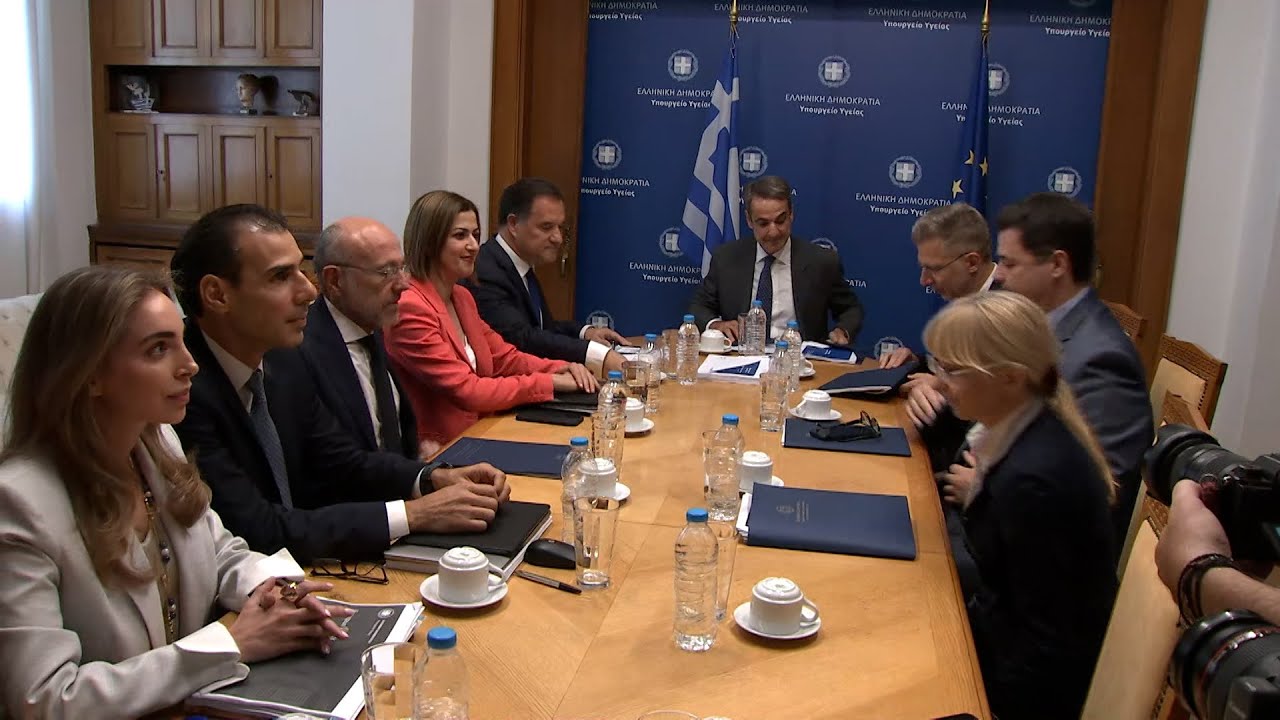 Επίσκεψη του πρωθυπουργού στο Υπουργείο Υγείας - YouTube