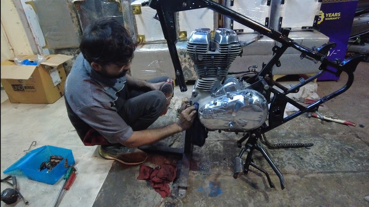 Royal Technician Motors || Accidental Electra Bullet bike install ...