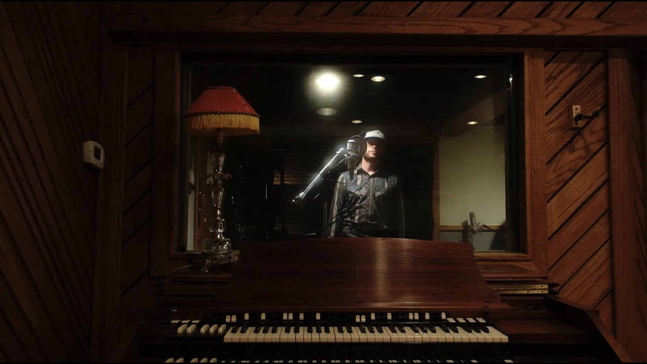 Charley Crockett - "Just Like Honey - Billy Horton Sessions" (Official ...