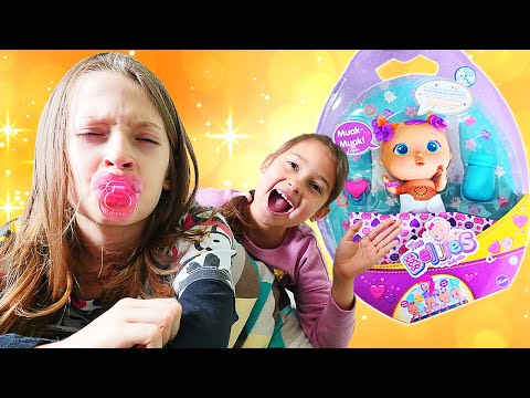 Lustiges Video für Kinder - Selin und Arseny | Magisches Schloss. Selin bekommt eine neue Puppe.