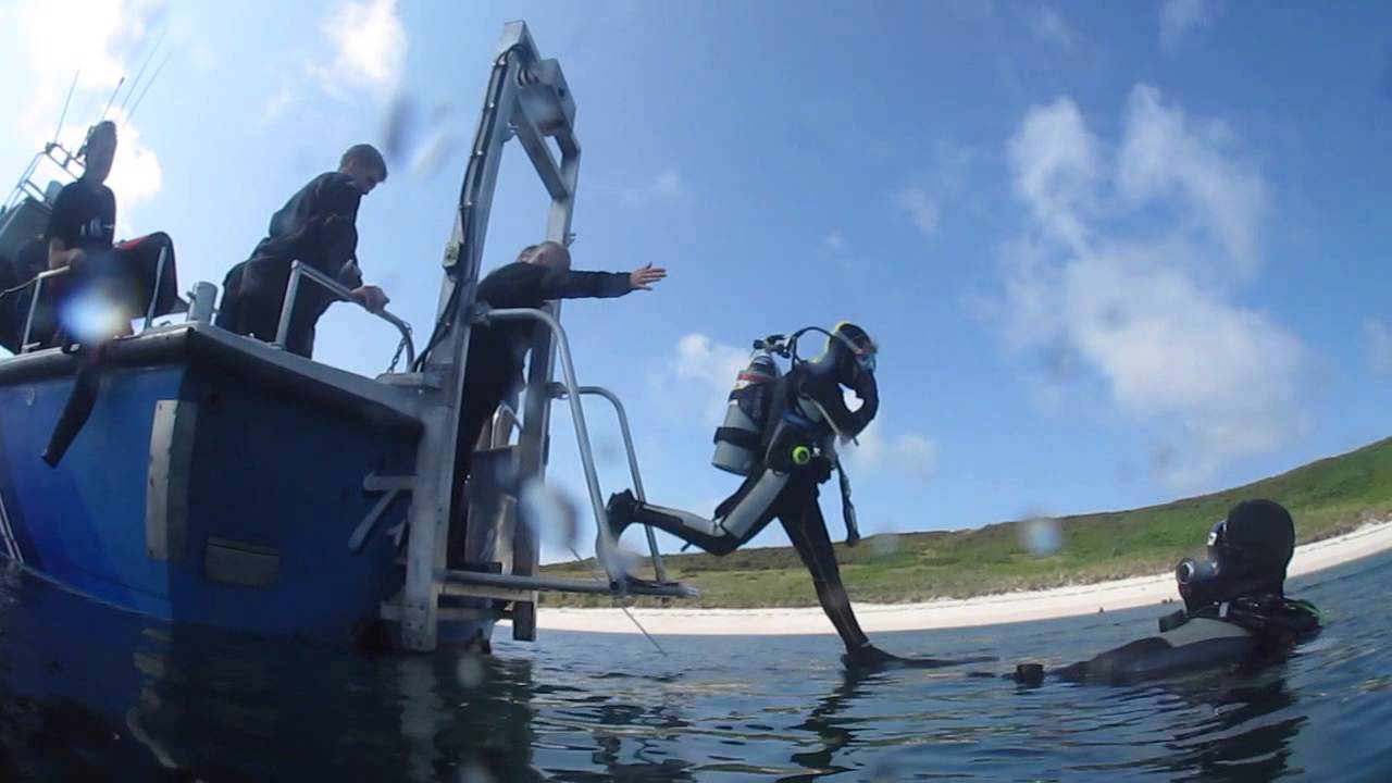 Lizzie Dives! - YouTube