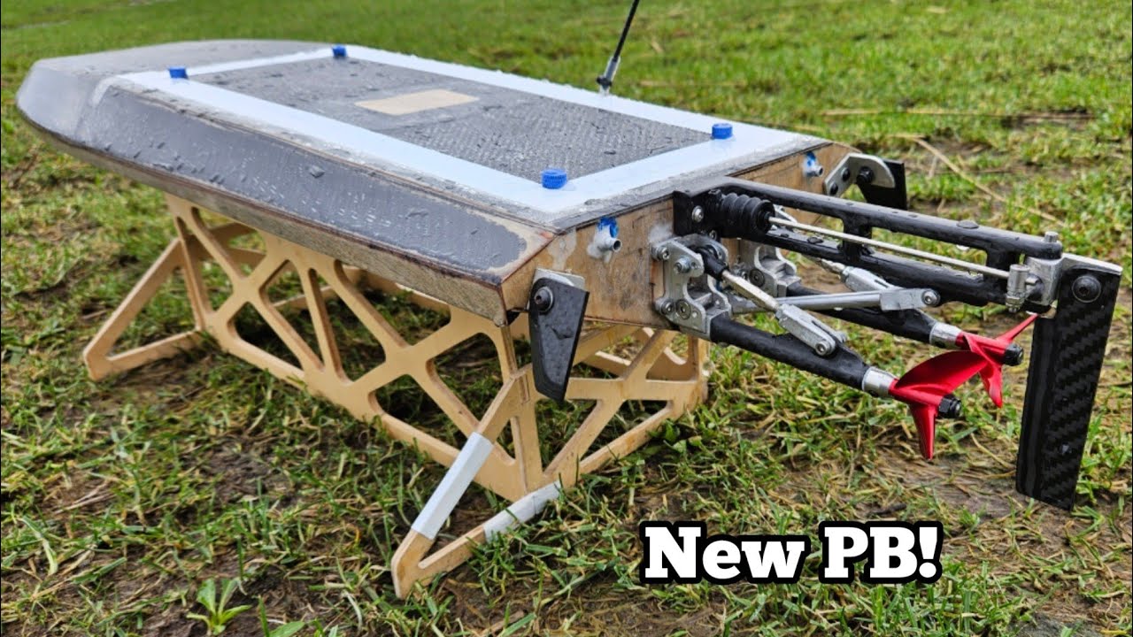 I got a new speed record! DIY RC boat twin motor build. - YouTube