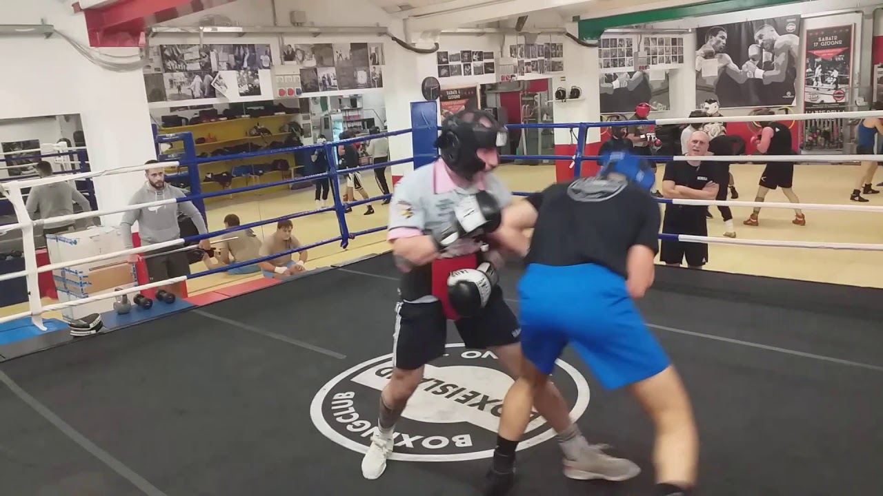 Sparring session round 1 - YouTube