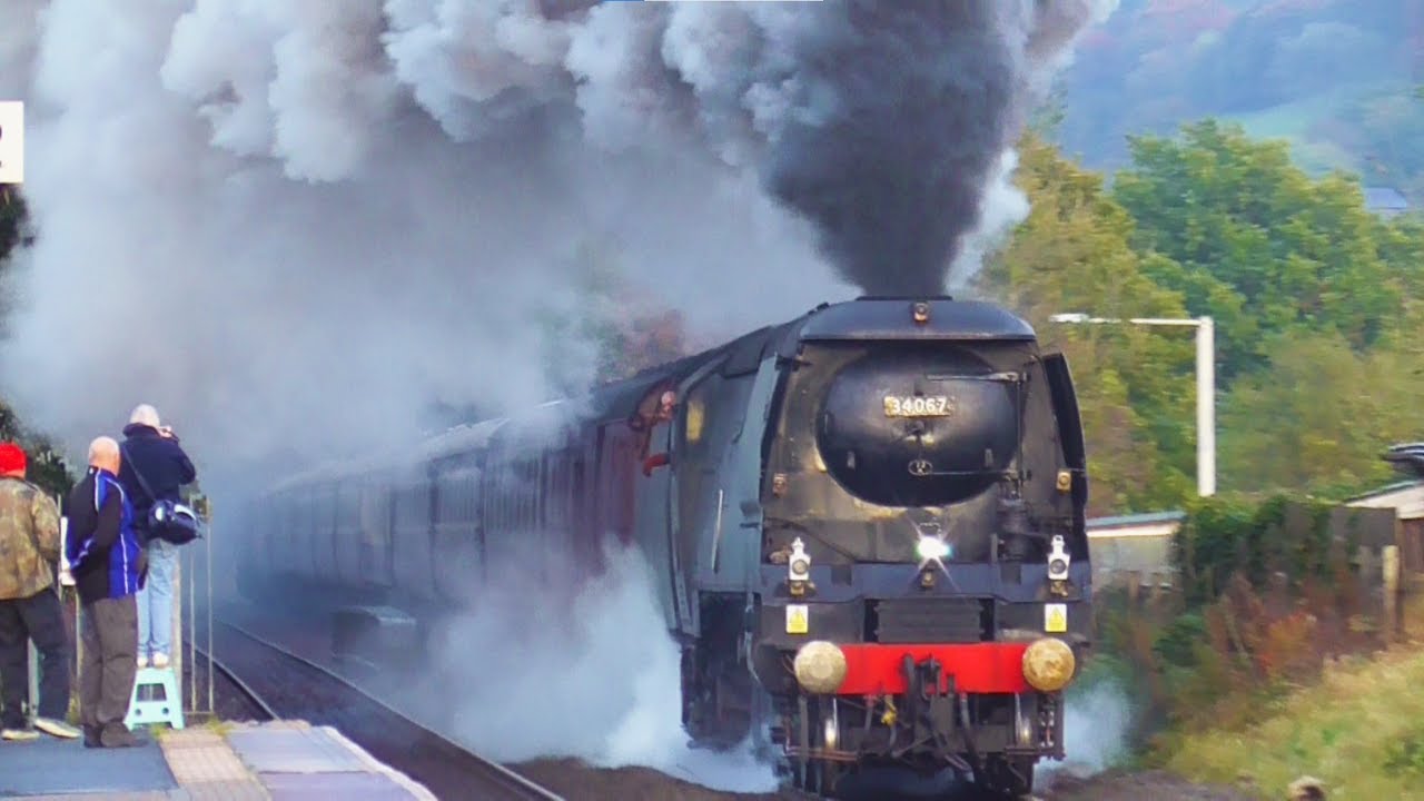 Tangmere 34067 Fills Langho with Smoke! - YouTube