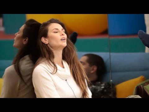 Giulia Salemi, il bacio a Dayane e la gelosia di Rosalinda: cosa è successo stanotte
