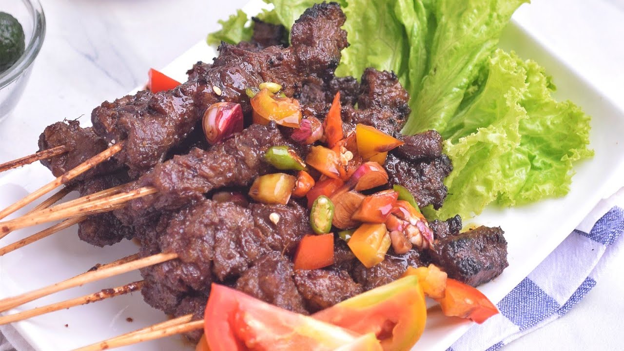 Sate daging sapi manis / beef satay - YouTube