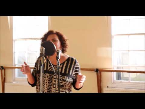 Sara Conrad singing Summertime - YouTube