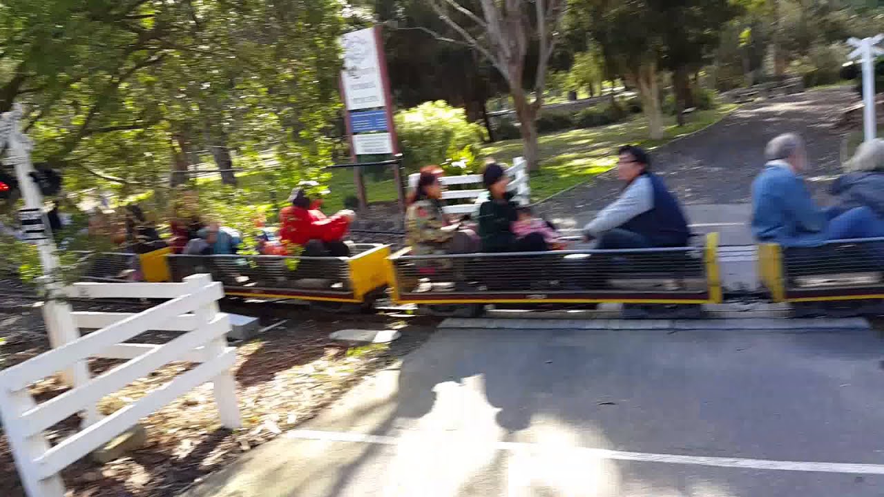 Ridable miniature railway - Diamand railway. Eltham, Victoria ...