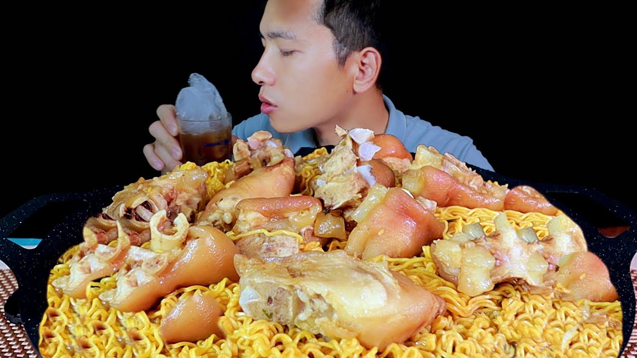 asmr instant noodles pig leg | Eating Sounds - YouTube